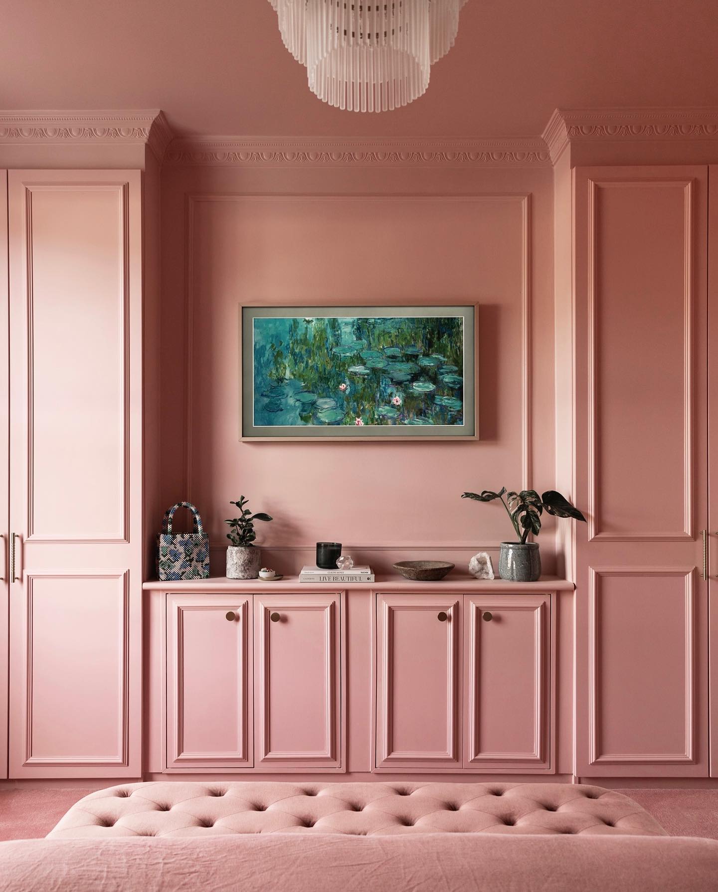 22+ Colorful Living Room Feature Walls That Instantly Uplift Your Space ...
